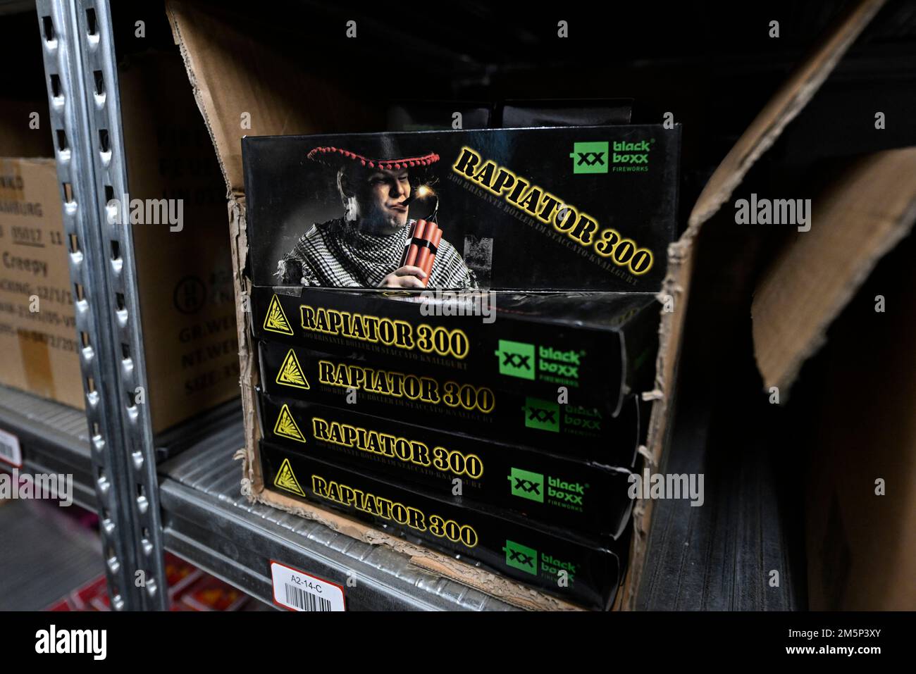 Grevenbroich, Germany. 30th Dec, 2022. Pyrotechnics at the Pyro-Store ...