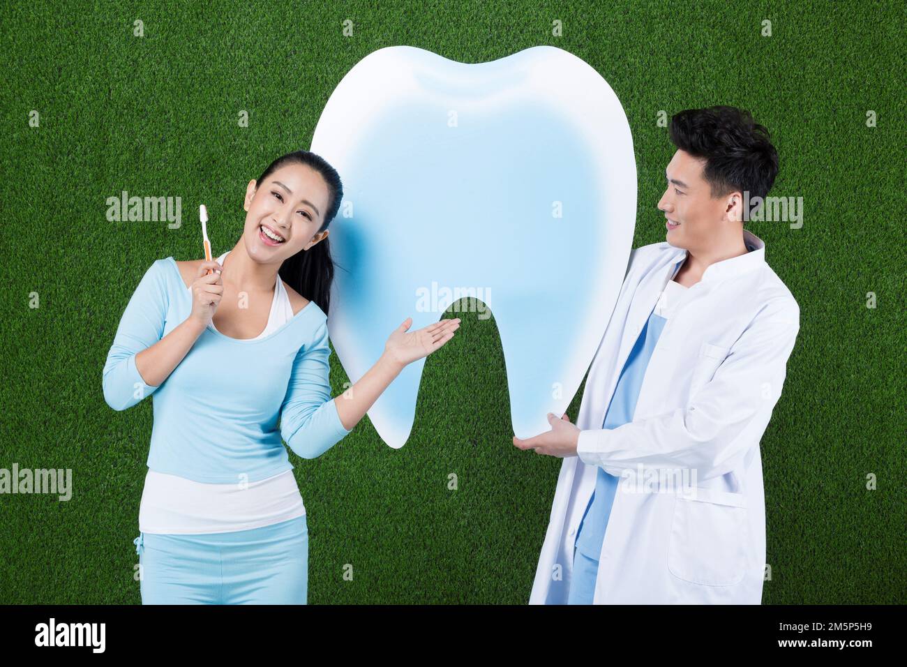 Male doctors and patients to share the grass dental health knowledge ...