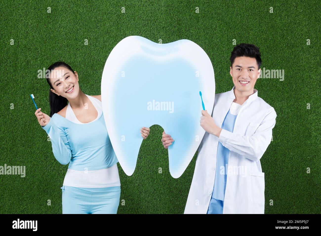 Male doctors and patients to share the grass dental health knowledge ...