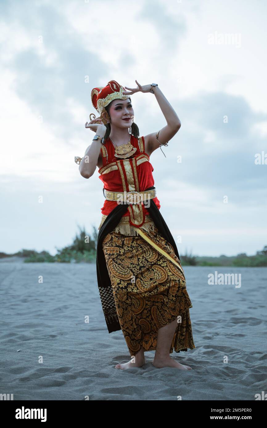 women presenting traditional Javanese dance movements Stock Photo - Alamy