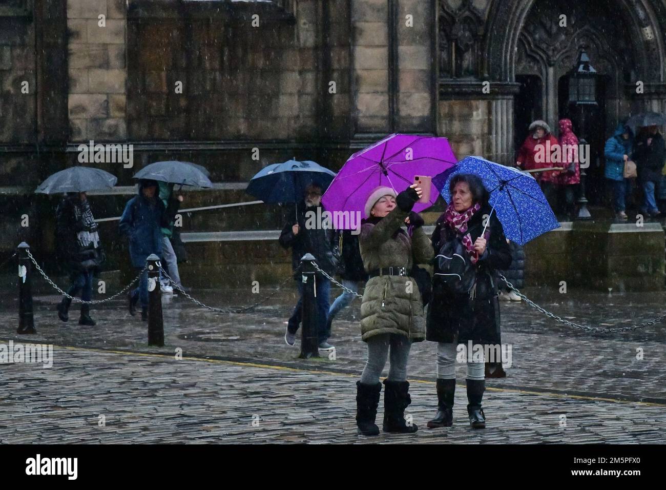 Edinburgh Scotland, UK 30 December 2022. WEATHER: Heavy rain on the ...