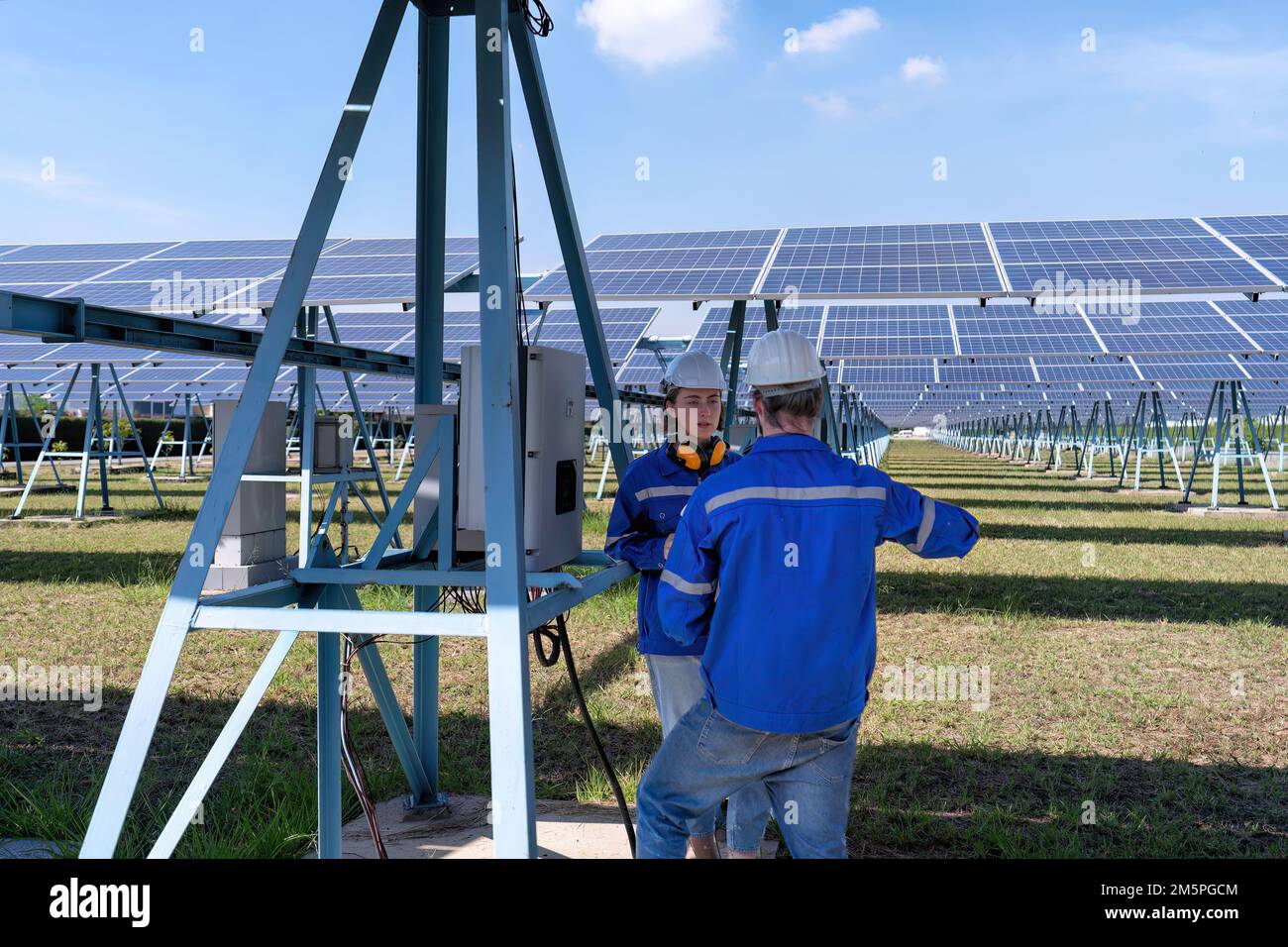 Engineer electric power station laptop hi-res stock photography and ...