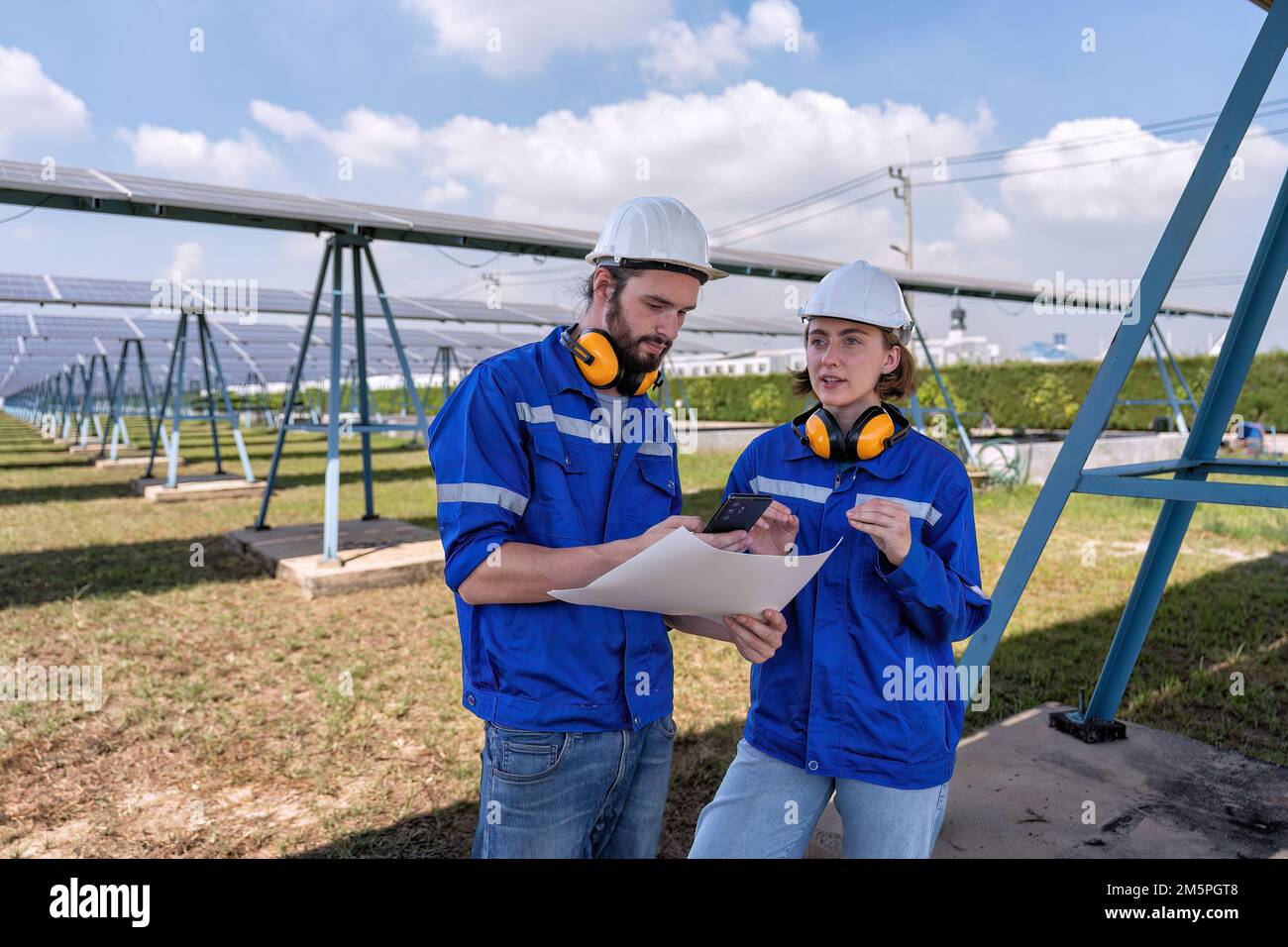 Laughing engineer hi-res stock photography and images - Alamy