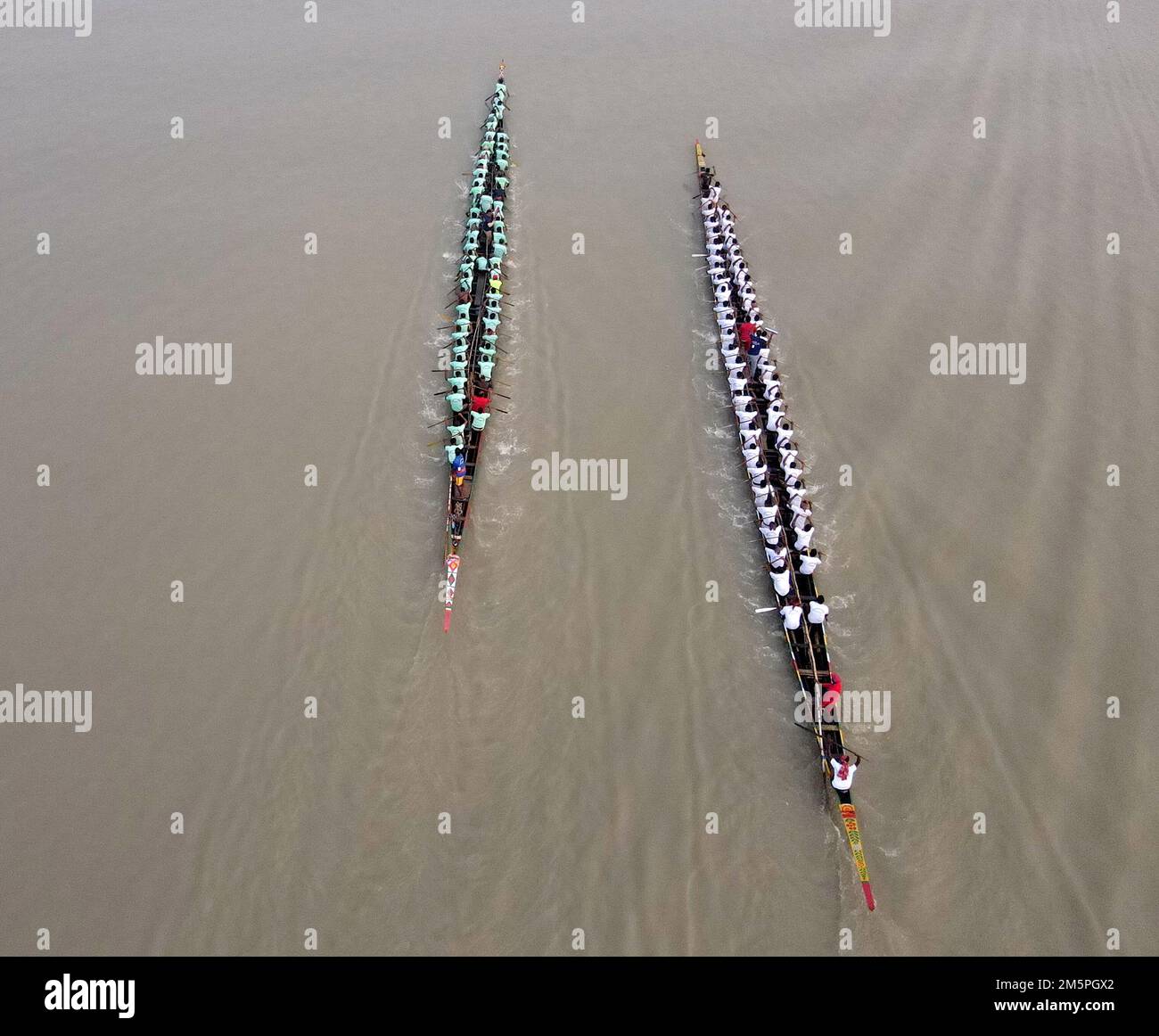 Fultola, Khulna, Khulna, Bangladesh. 30th Dec, 2022. Nouka Baich boats ...