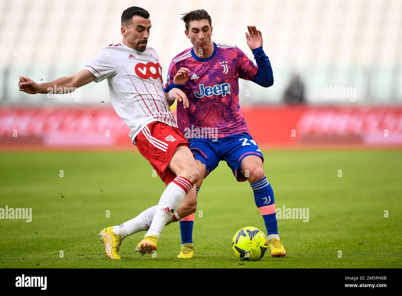 Noe dussenne standard hi-res stock photography and images - Alamy