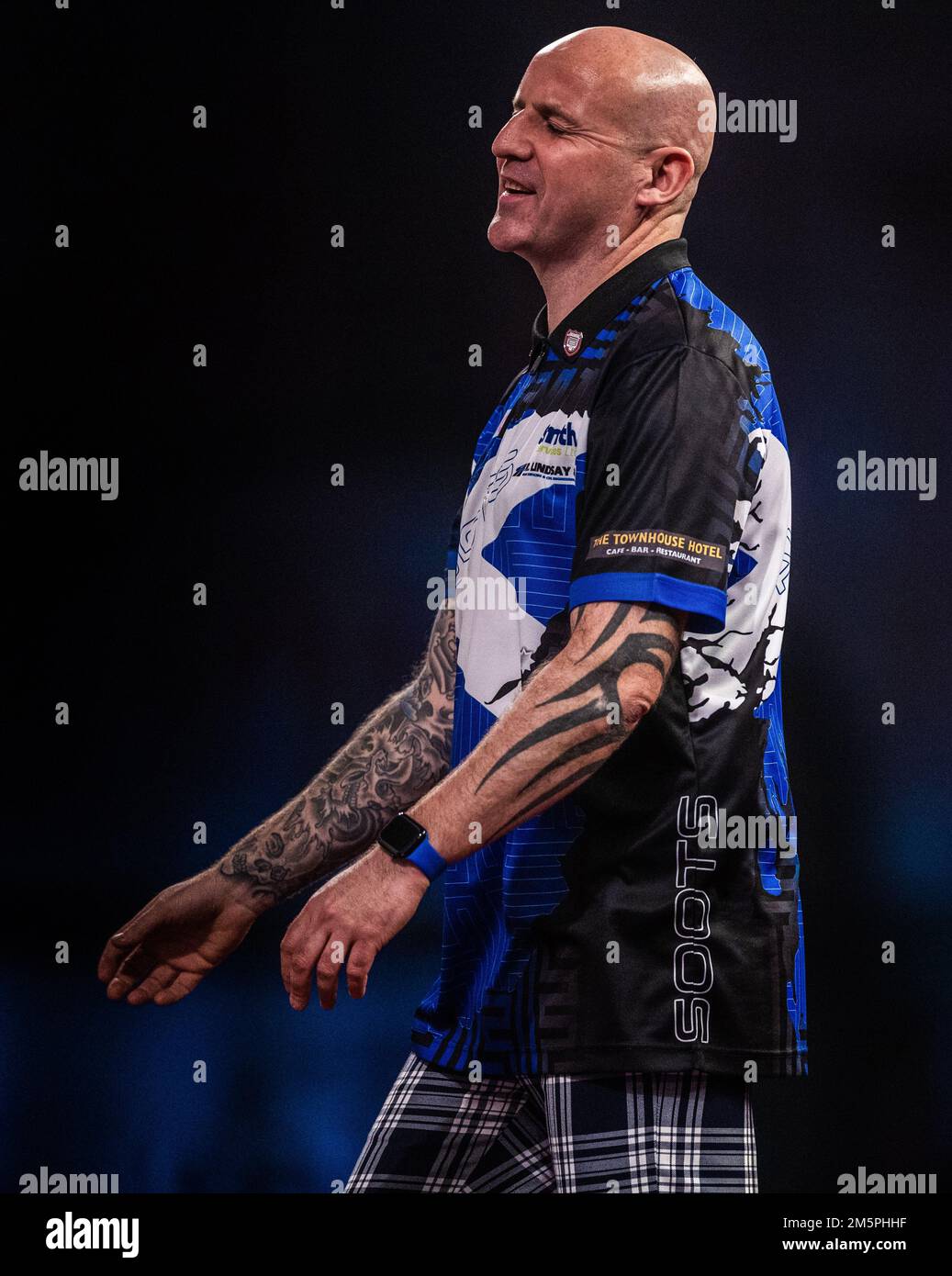 Alan Soutar reacting during day thirteen of the Cazoo World Darts ...