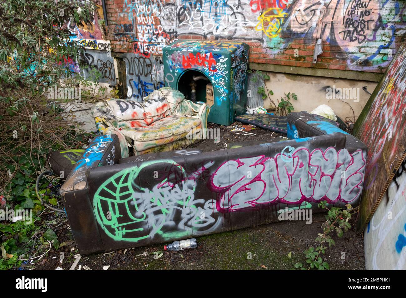 Fly tipped sofas hi-res stock photography and images - Alamy