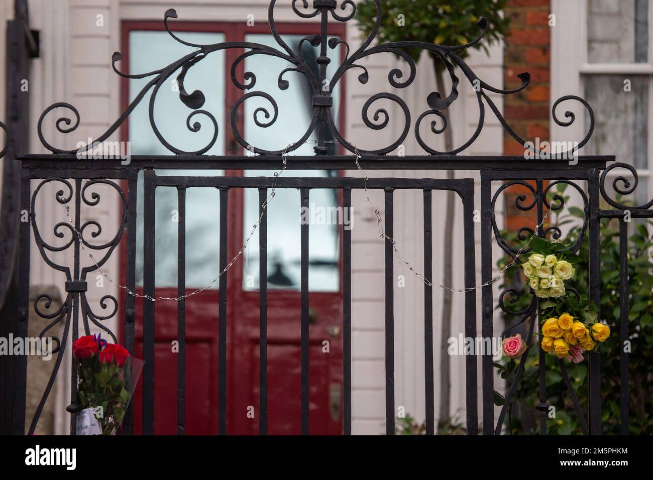 London, England, UK. 30th Dec, 2022. Floral tributes are seen outside ...