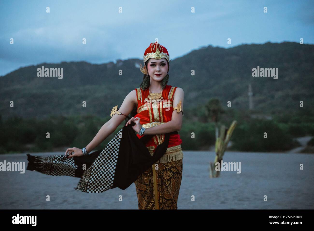 women presenting traditional Javanese dance movements Stock Photo - Alamy