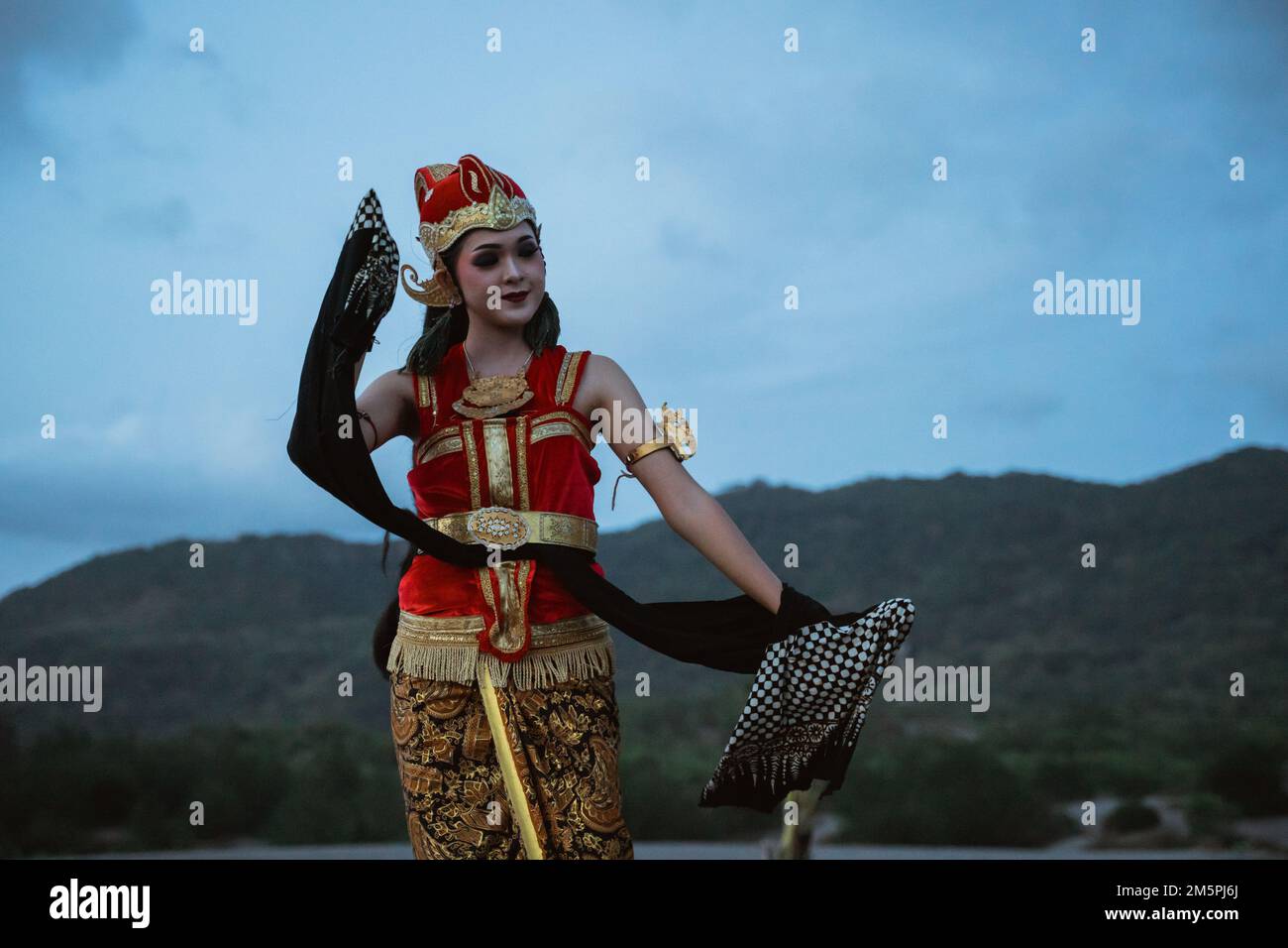 women presenting traditional Javanese dance movements Stock Photo - Alamy