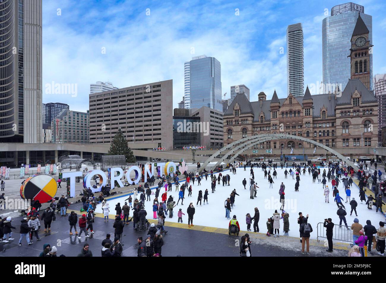 Public square ice rink hi-res stock photography and images - Alamy