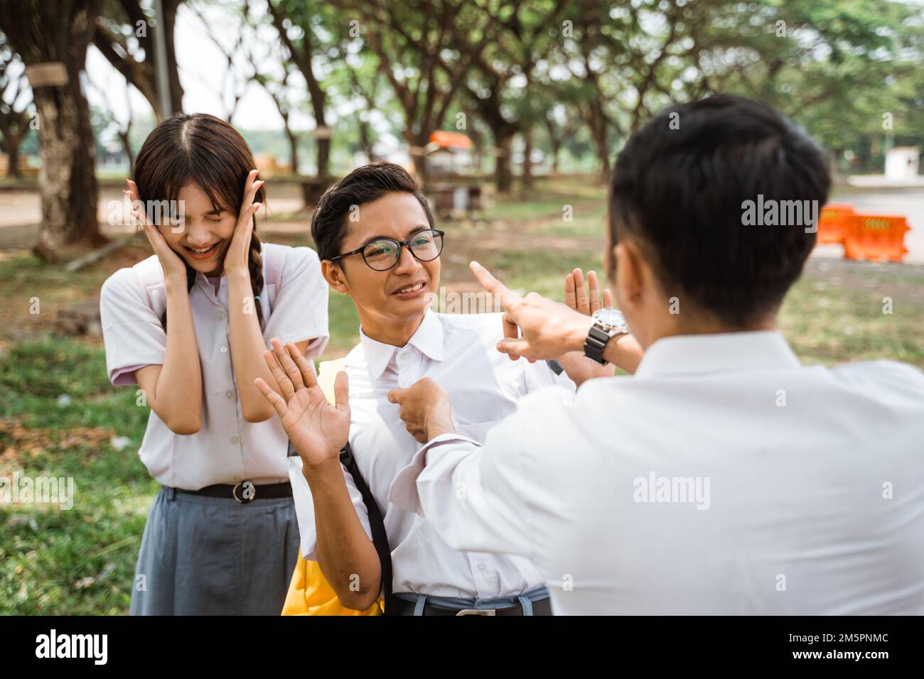 School girl fight street hi-res stock photography and images - Alamy