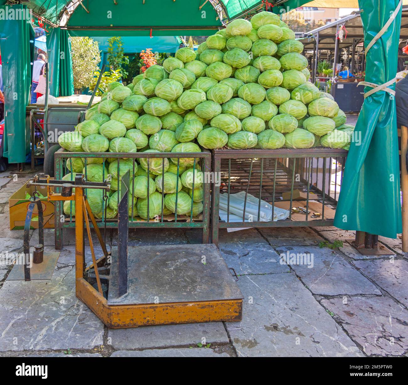 Market scales hi-res stock photography and images - Alamy