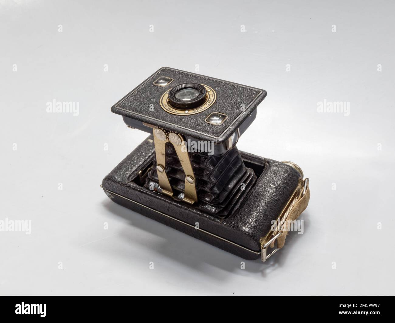 12 26 2022 Vintage Jiffy Kodak folding camera by Eastman Kodak Co. of ...