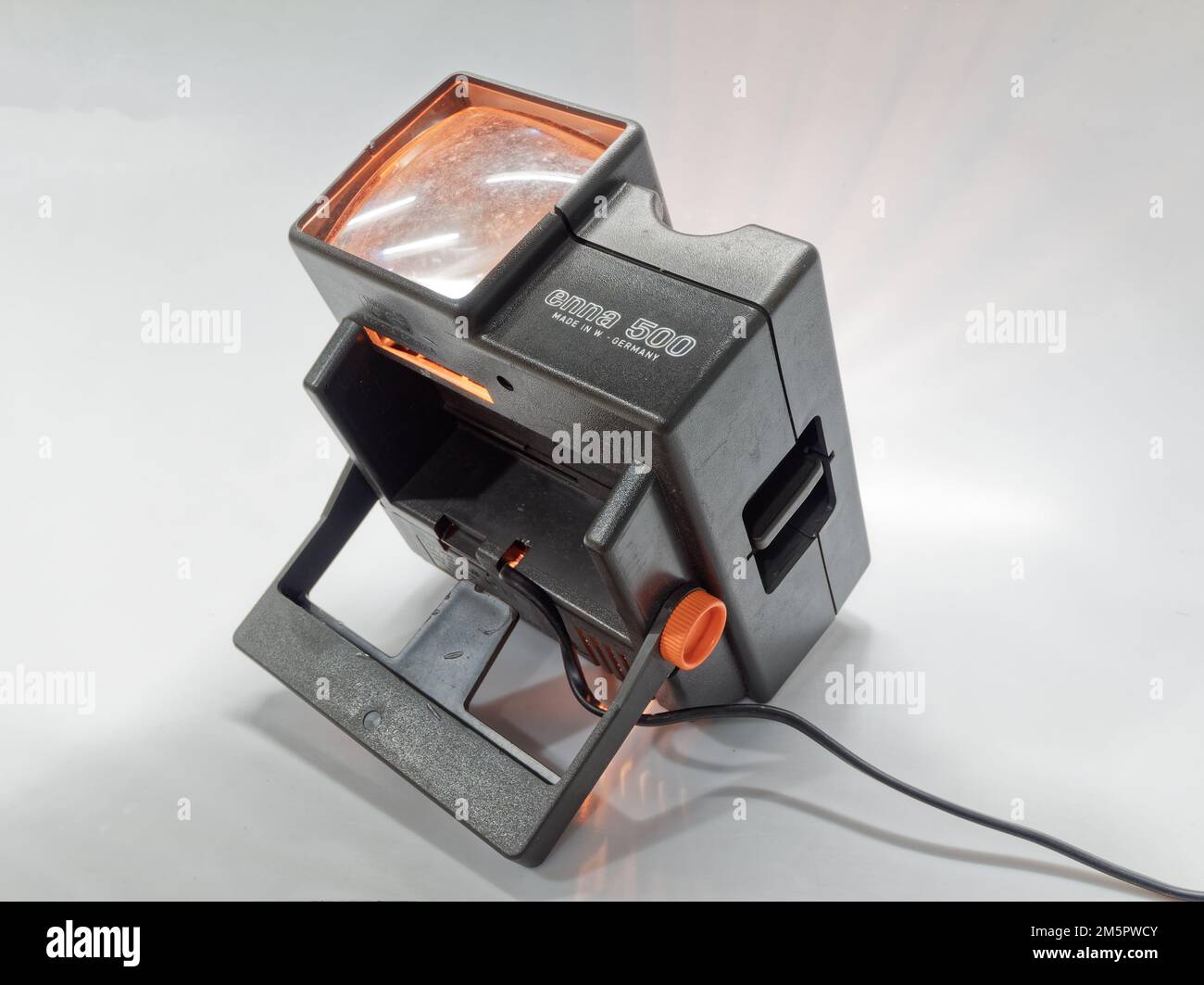 12 26 2022 Vintage Slide Viewer with Automatic Light (220 V ...