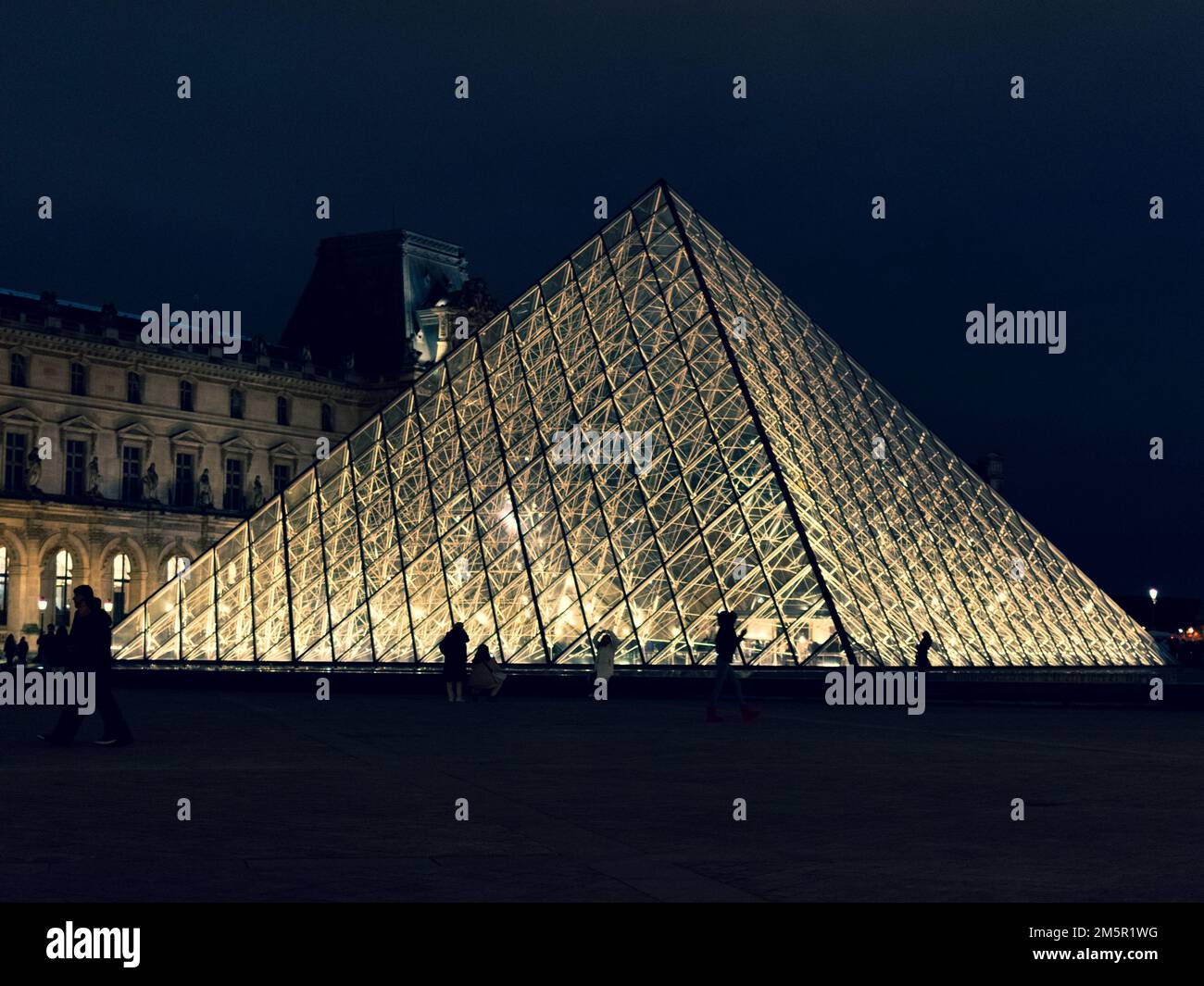 Skylight in a museum hi-res stock photography and images - Alamy