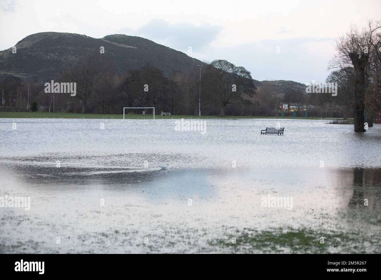 Edinburgh, UK. 30th Dec, 2022. UK weather, Heavy rain in Edinburgh ...