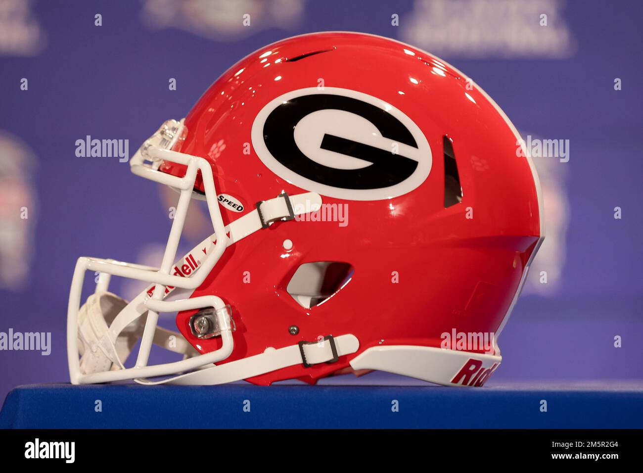 Georgia bulldogs football helmet hi-res stock photography and images ...