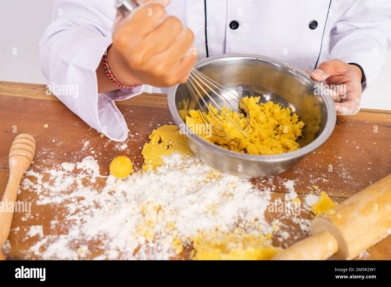 Hand holding whisk up hi-res stock photography and images - Alamy