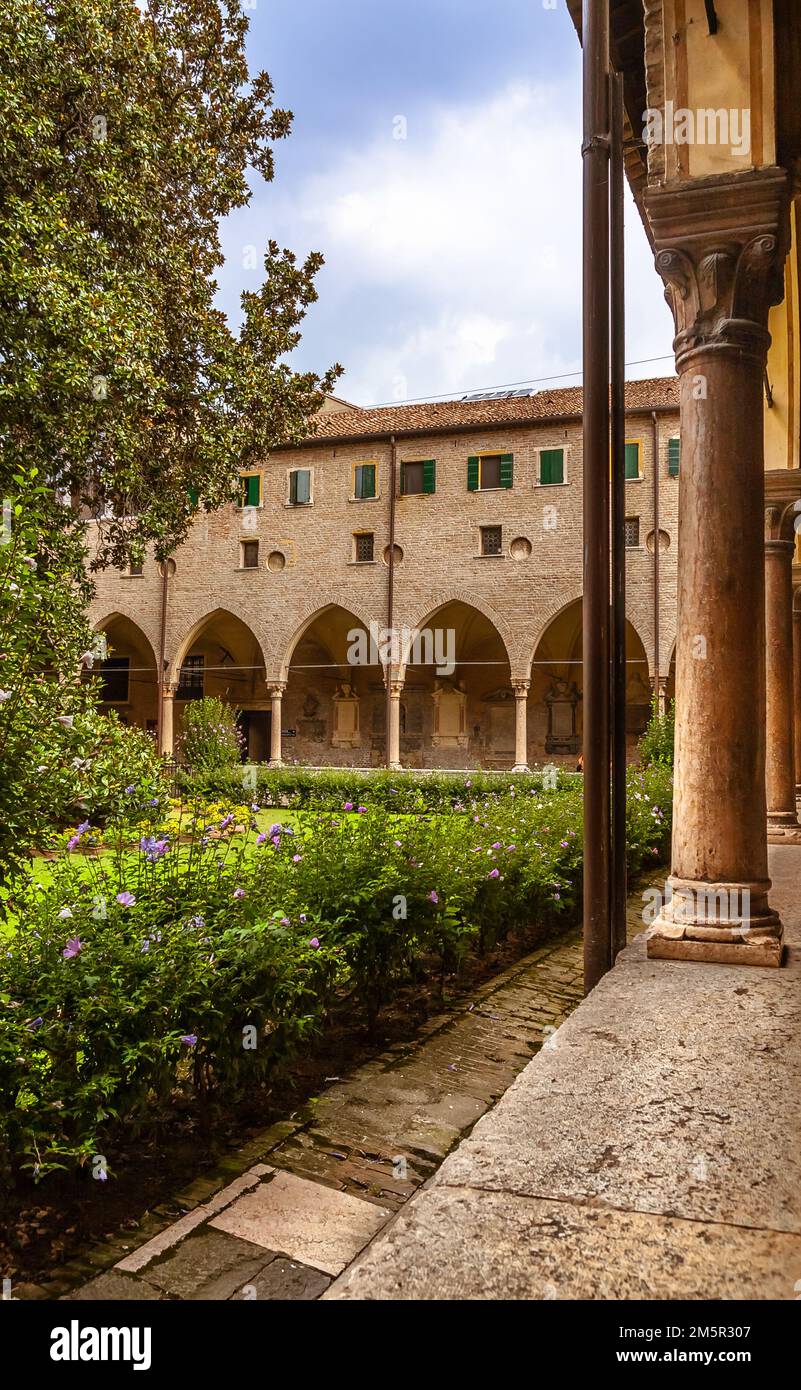Italy peaceful courtyard with arches and columns hi-res stock ...