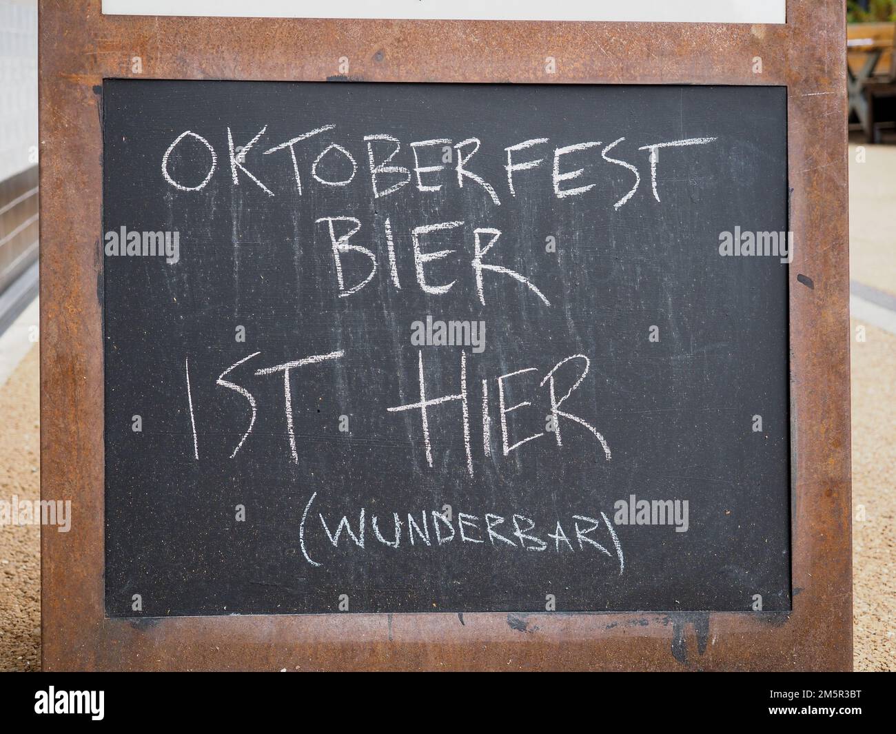 Oktoberfest Bier ist hier, wunderbar translation Oktoberfest beer is ...