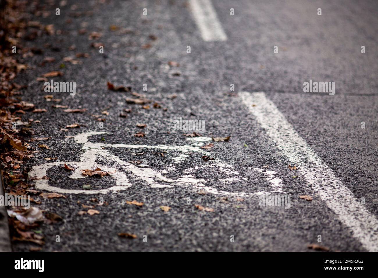 West Yorkshire, UK. 30th Dec, 2022. A white painted cycle marks a cycle ...