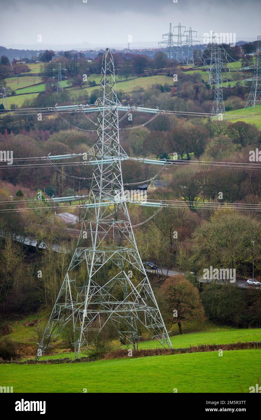 West Yorkshire, UK. 30th Dec, 2022. Electricity pylons cross a valley ...
