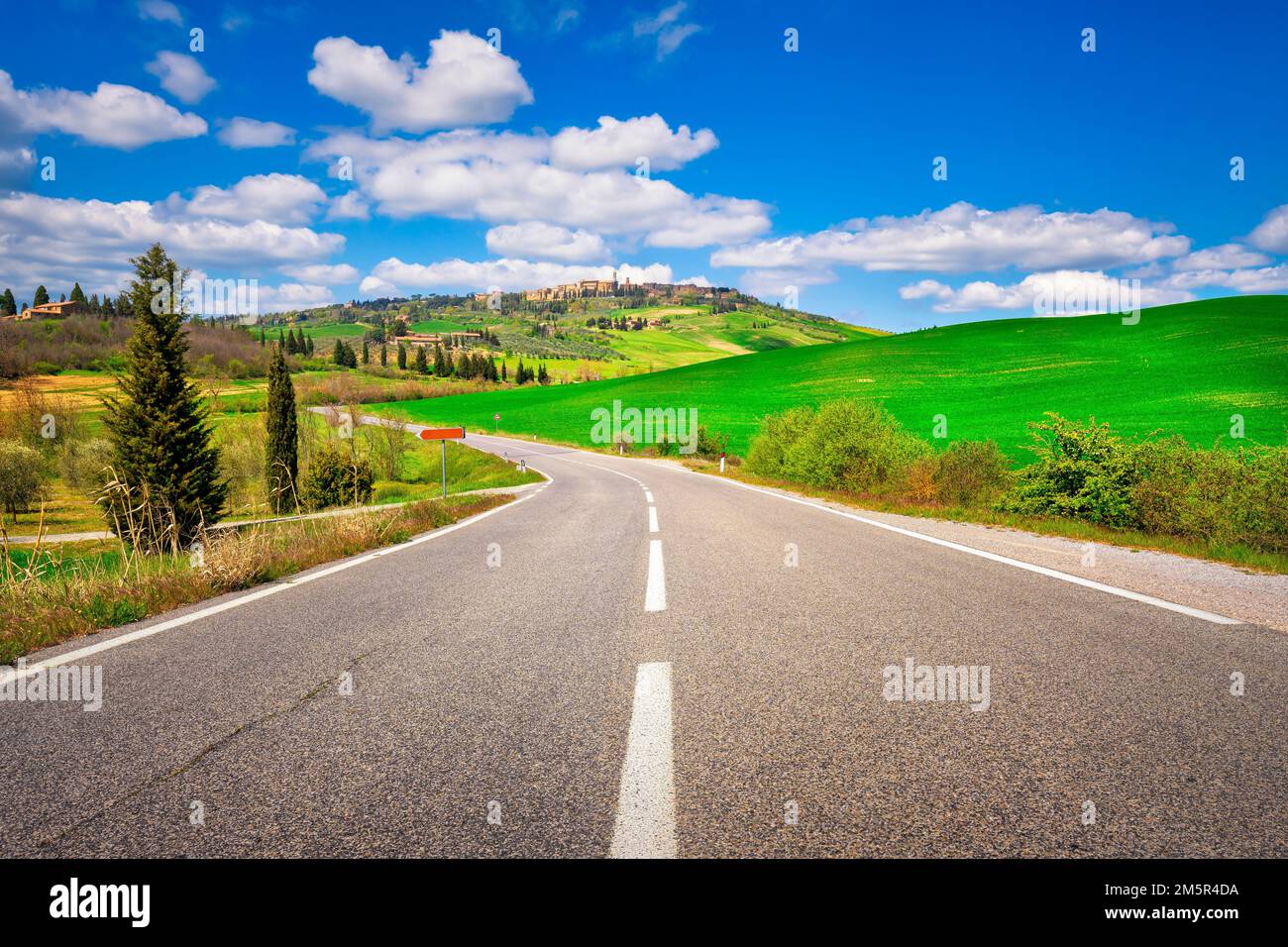 Road to Pienza historic village. Spring landscape in Val d'Orcia. Siena ...