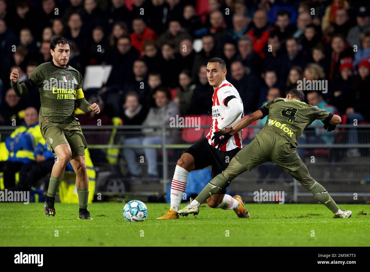 EINDHOVEN Anwar El Ghazi Of PSV, David Calbria Of AC Milan, Ismael ...
