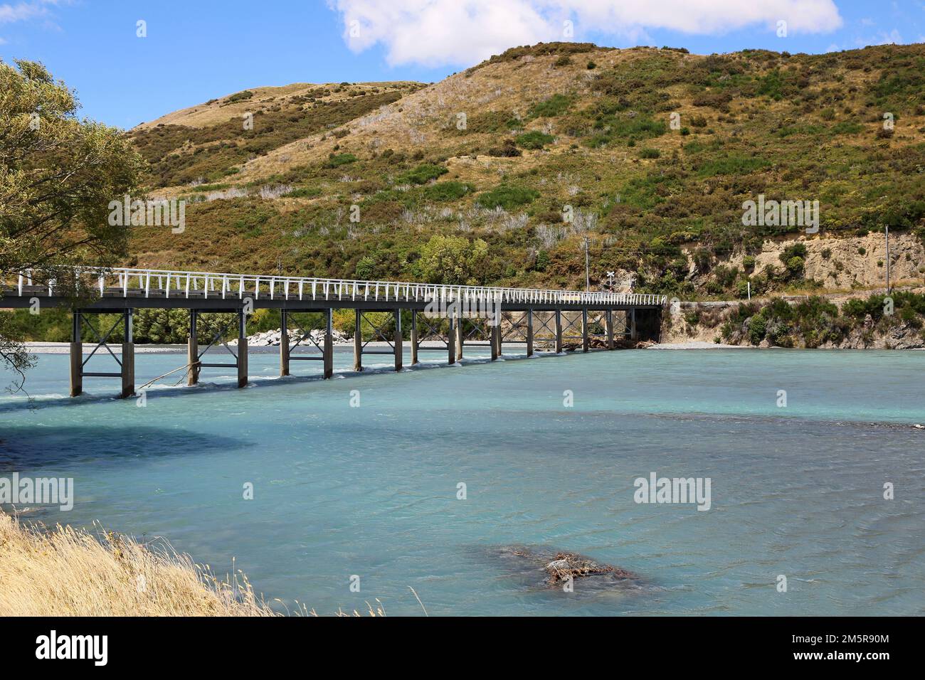 Mount White bridge over Waimakariri River, New Zealand Stock Photo - Alamy