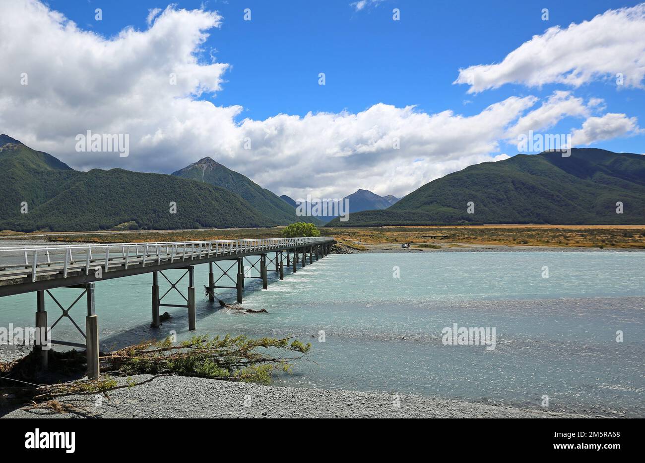 Southern white bridge hi-res stock photography and images - Alamy
