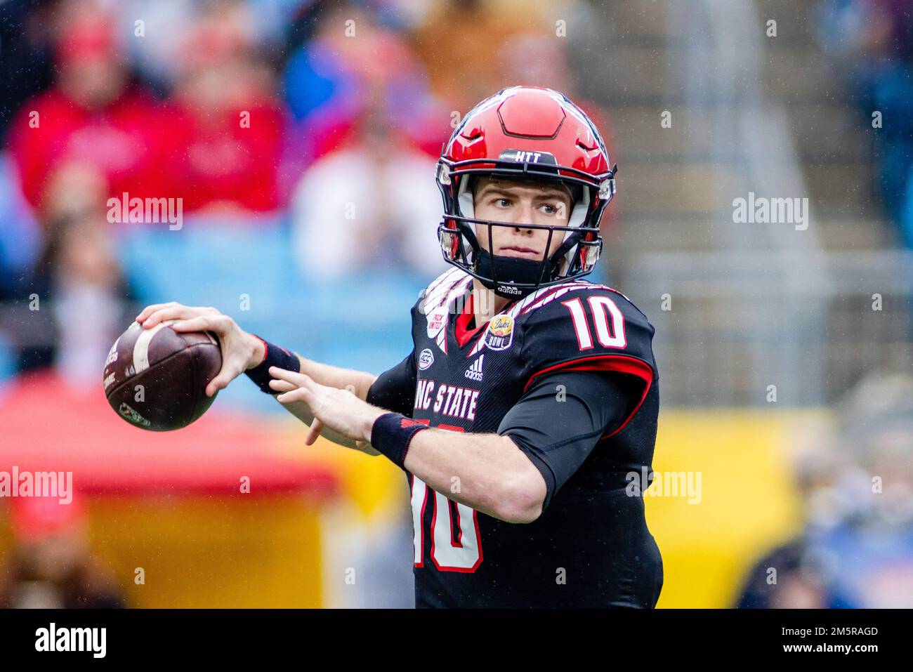 Charlotte, NC, USA. 30th Dec, 2022. North Carolina State Wolfpack ...