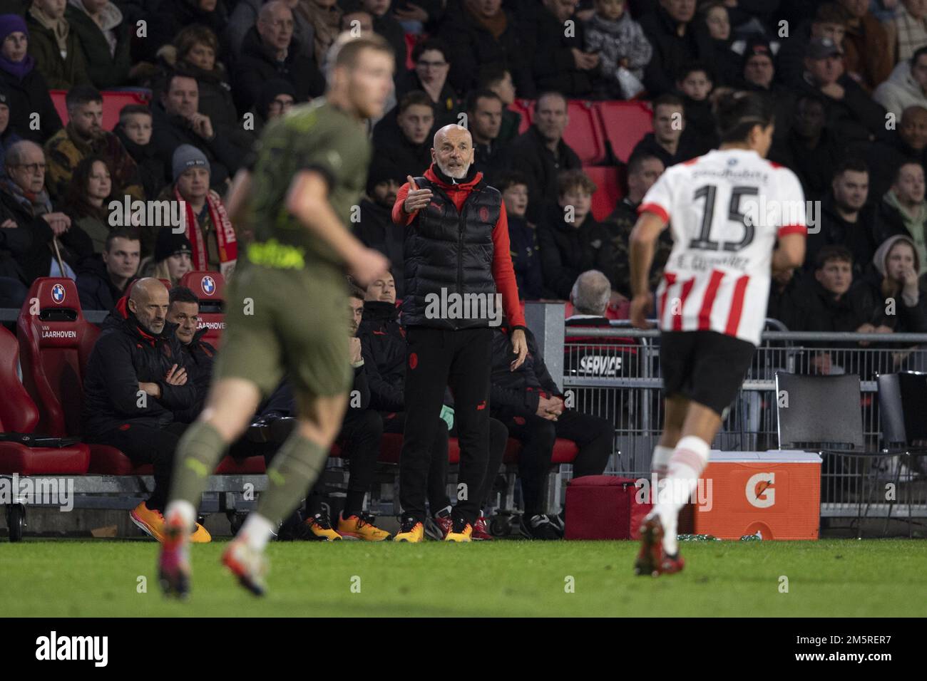 Playing footballgroup of people hi-res stock photography and images - Alamy