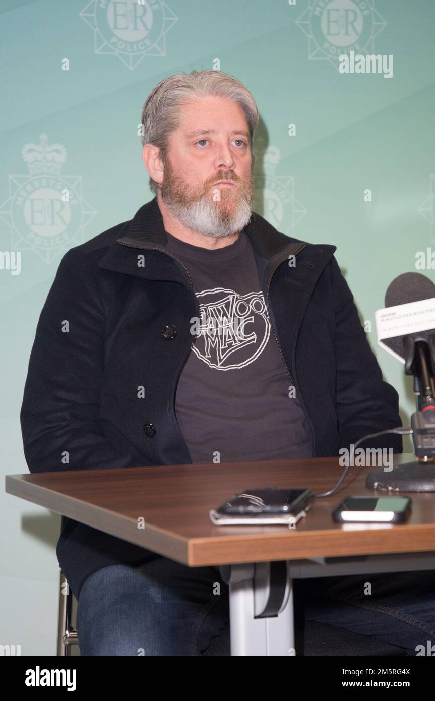 Non Exclusive: Elle's father, Tim Edwards, was present together with ...