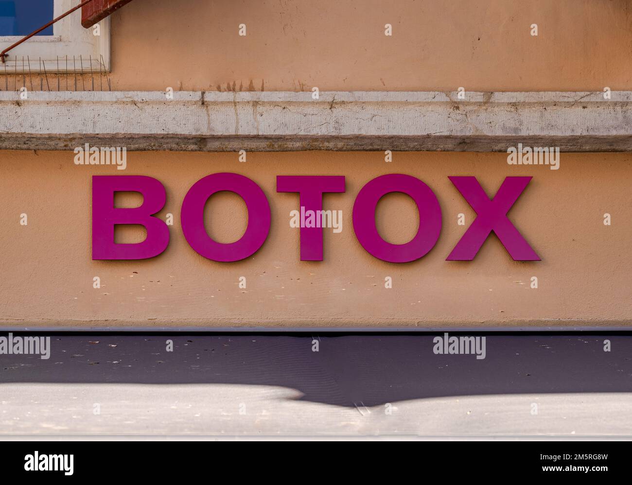 Botox injection symbol hi-res stock photography and images - Alamy