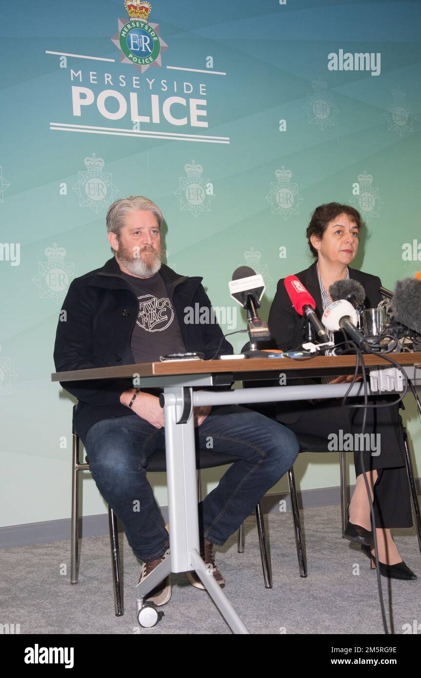 Non Exclusive: Elle's father, Tim Edwards, was present together with ...