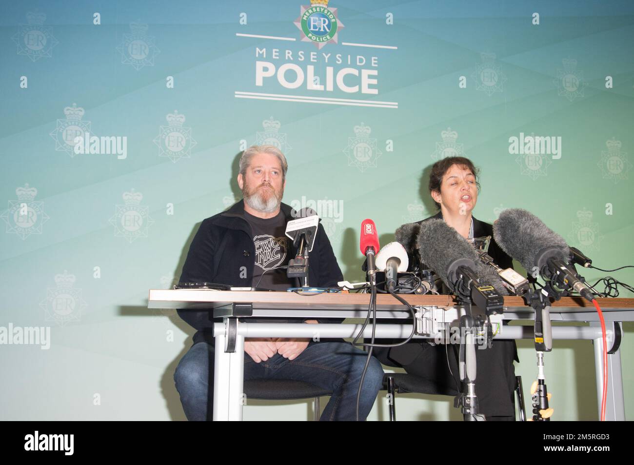 Non Exclusive: Elle's father, Tim Edwards, was present together with ...