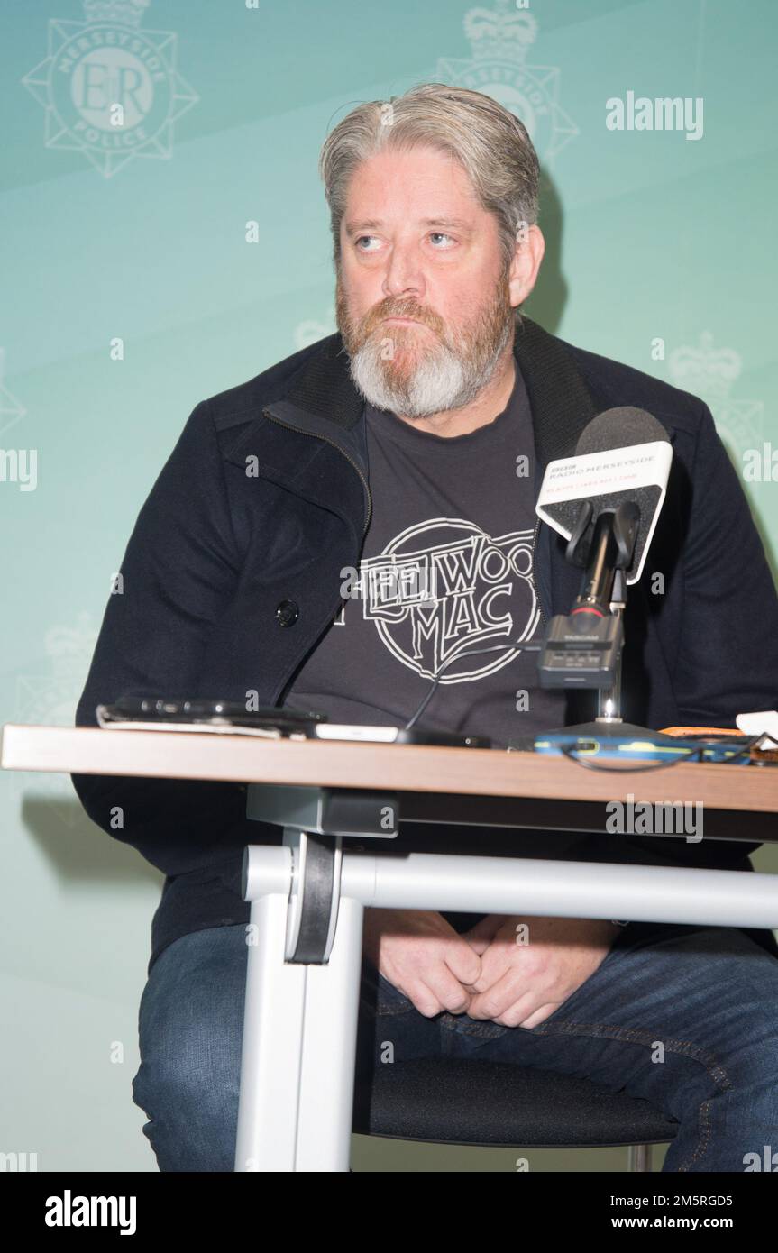 Non Exclusive: Elle's father, Tim Edwards, was present together with ...