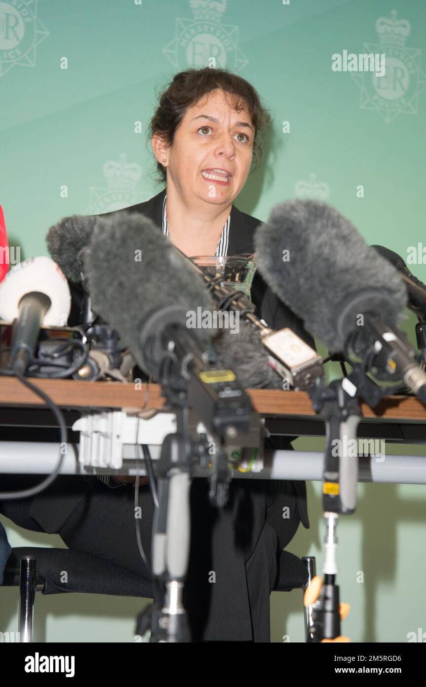 Non Exclusive: Elle's father, Tim Edwards, was present together with ...