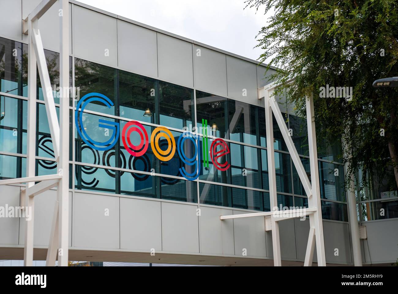 Alphabet company logo hi-res stock photography and images - Alamy