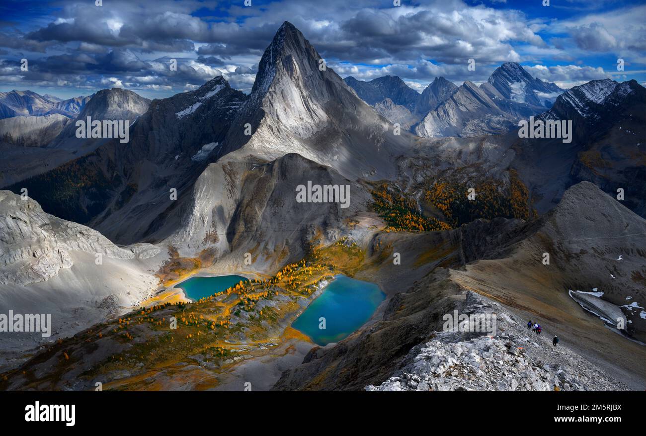 Mount lougheed hi-res stock photography and images - Alamy