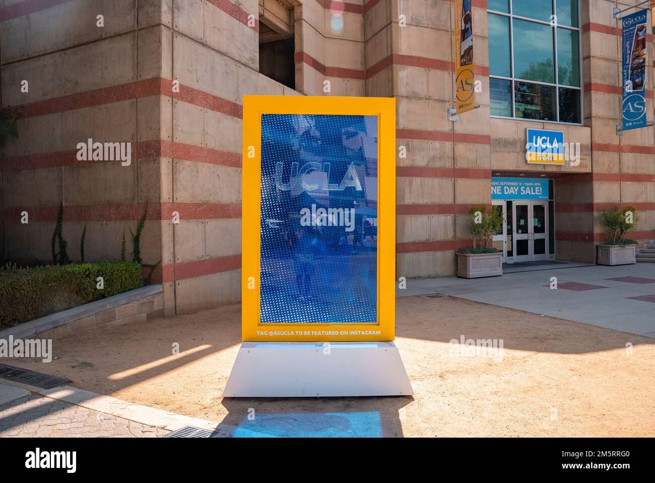 College degree frame hi-res stock photography and images - Alamy