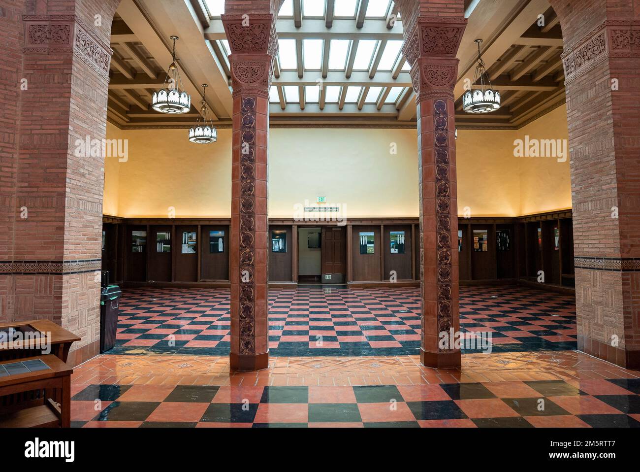 Usa university clean floor hi-res stock photography and images - Alamy
