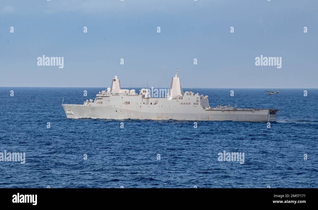 221212-N-DP708-1352 PACIFIC OCEAN (Dec. 12, 2022) San Antonio-class ...