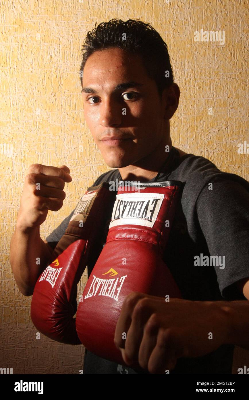Boxeador profesional Juan Francisco Estrada ¬el Gallo¬ con un record de ...
