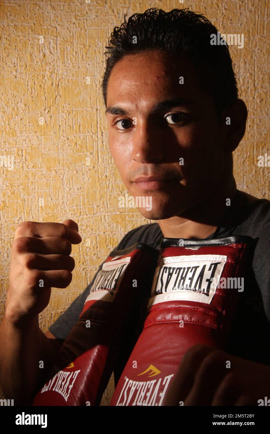 Boxeador profesional Juan Francisco Estrada ¬el Gallo¬ con un record de ...