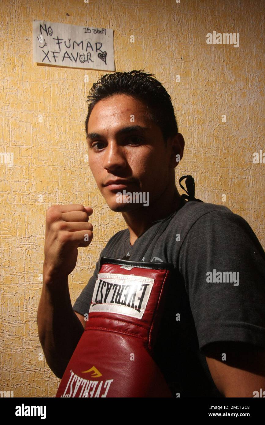Boxeador profesional Juan Francisco Estrada ¬el Gallo¬ con un record de ...