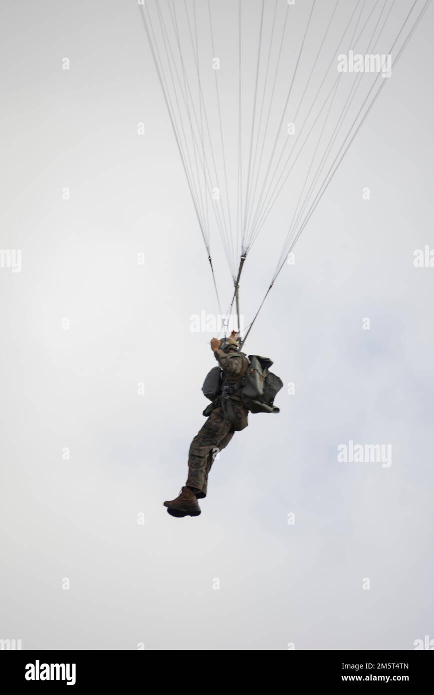 Drop Zone Kanes, Hawaii (Nov. 19, 2022) - U.S. Marine Corps ...