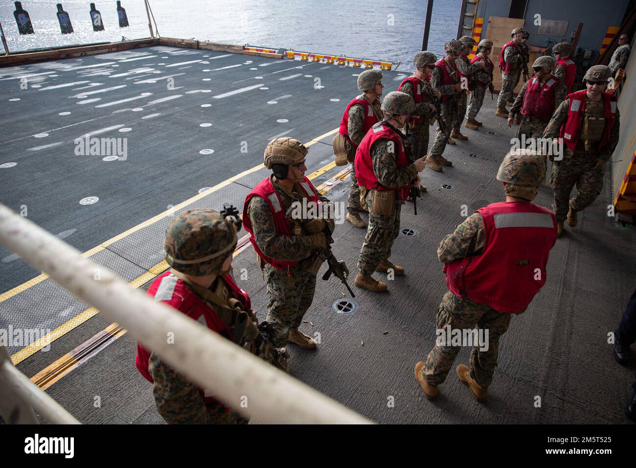 PACIFIC OCEAN (Dec. 12, 2022) – U.S. Marines and Sailors with Battalion ...