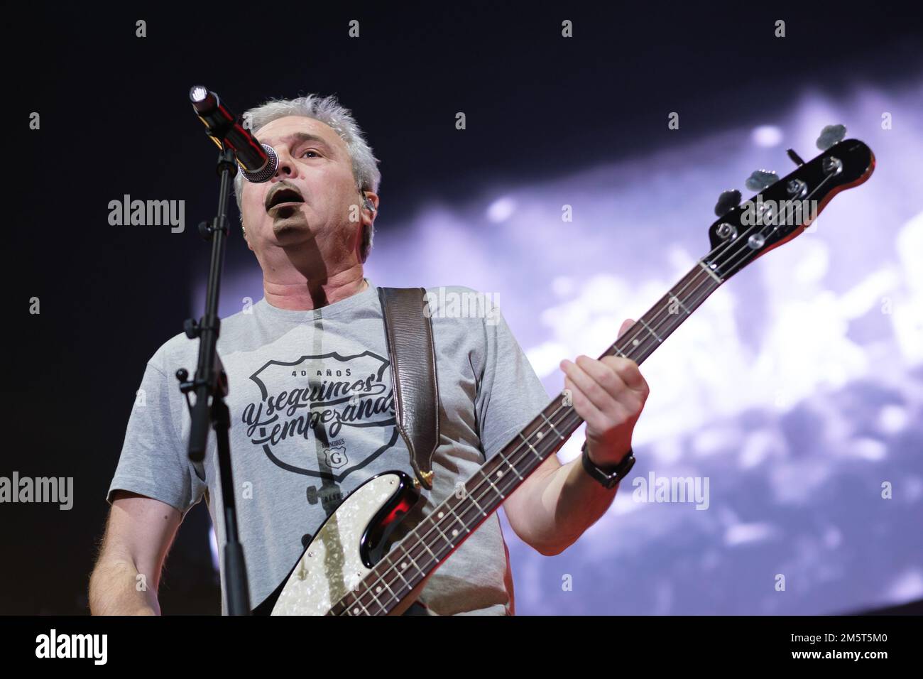 Hombres g concert hi-res stock photography and images - Alamy